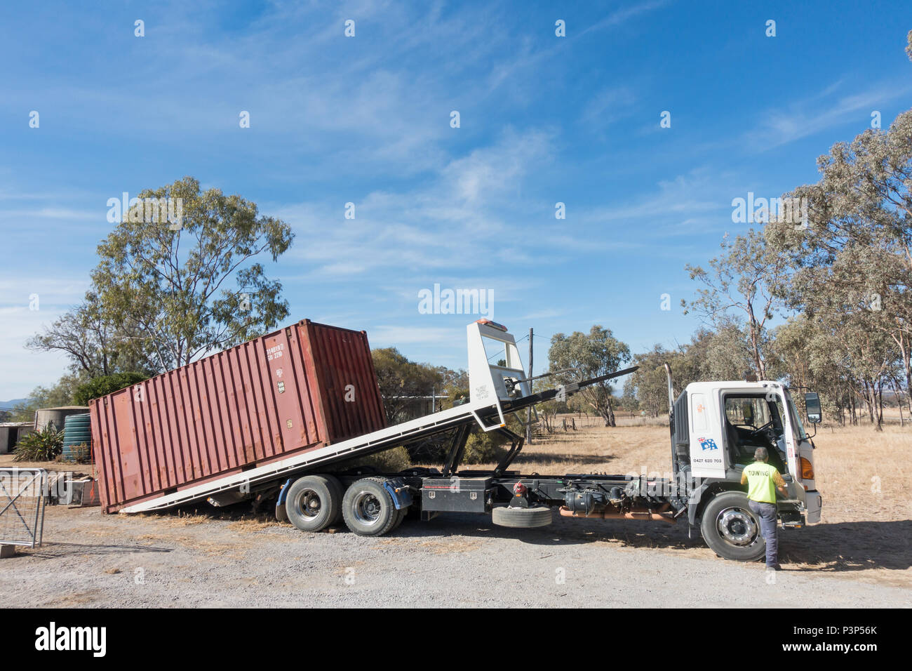 Tipper lorries hi-res stock photography and images - Alamy