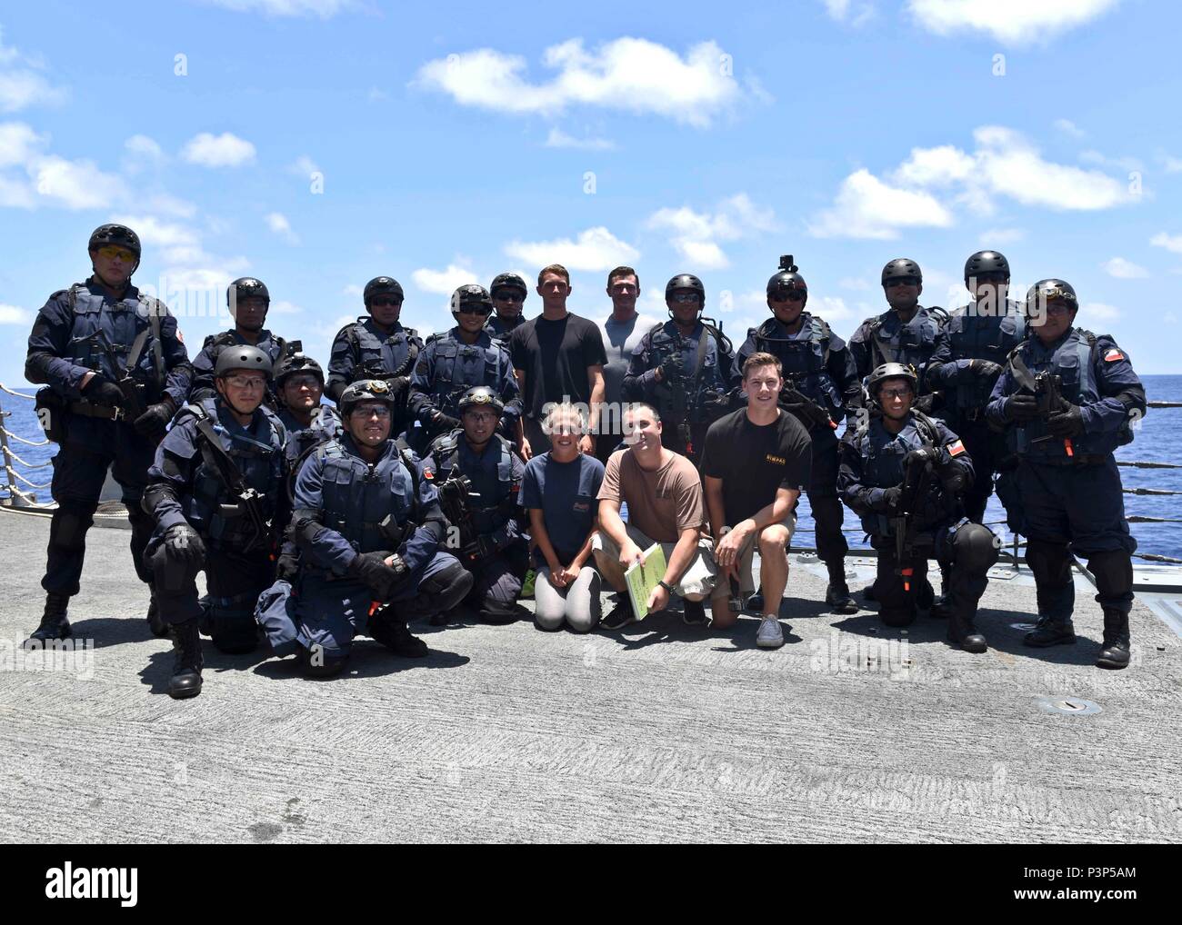Uss cochrane hi-res stock photography and images - Alamy