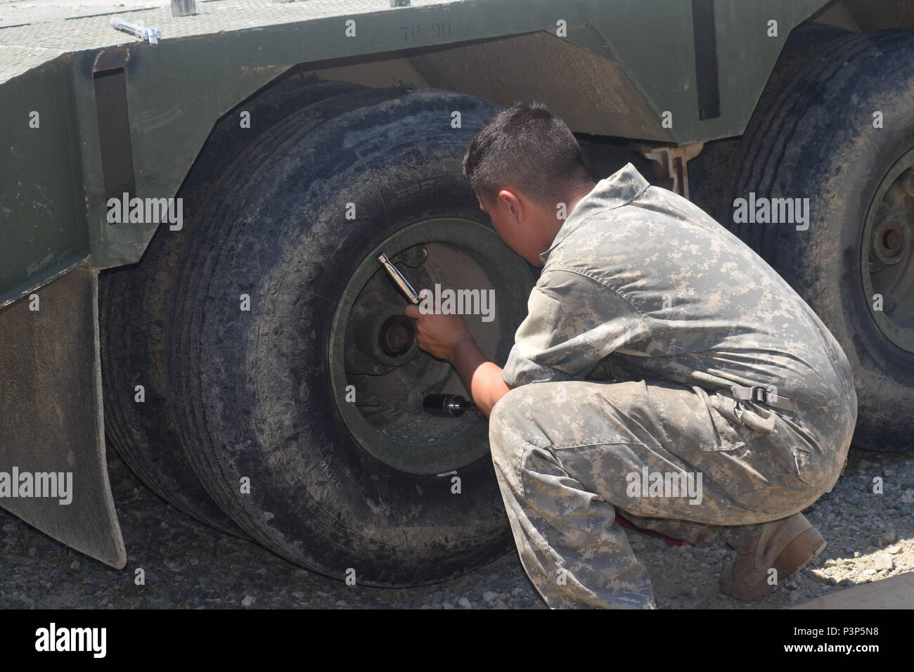 Soldiers from 841st Engineer Battalion, U.S. Army Reserve and 194th ...
