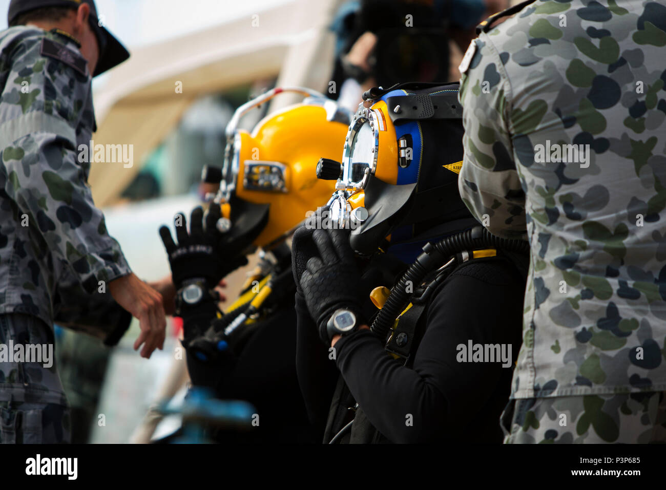 Australian Clearance Divers from the Underwater Battle Damage Repair ...
