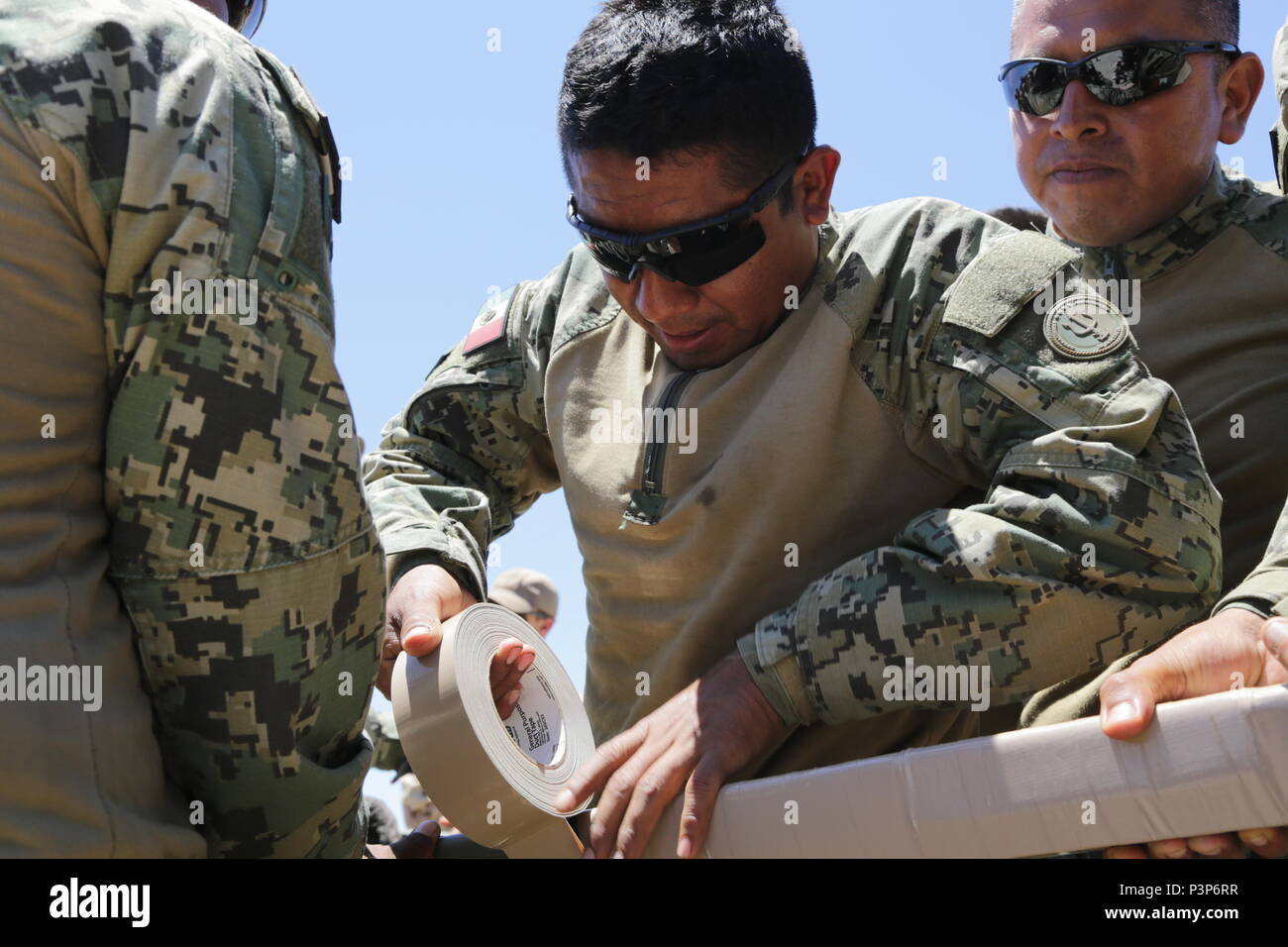 Field expedient bangalore hi-res stock photography and images - Alamy