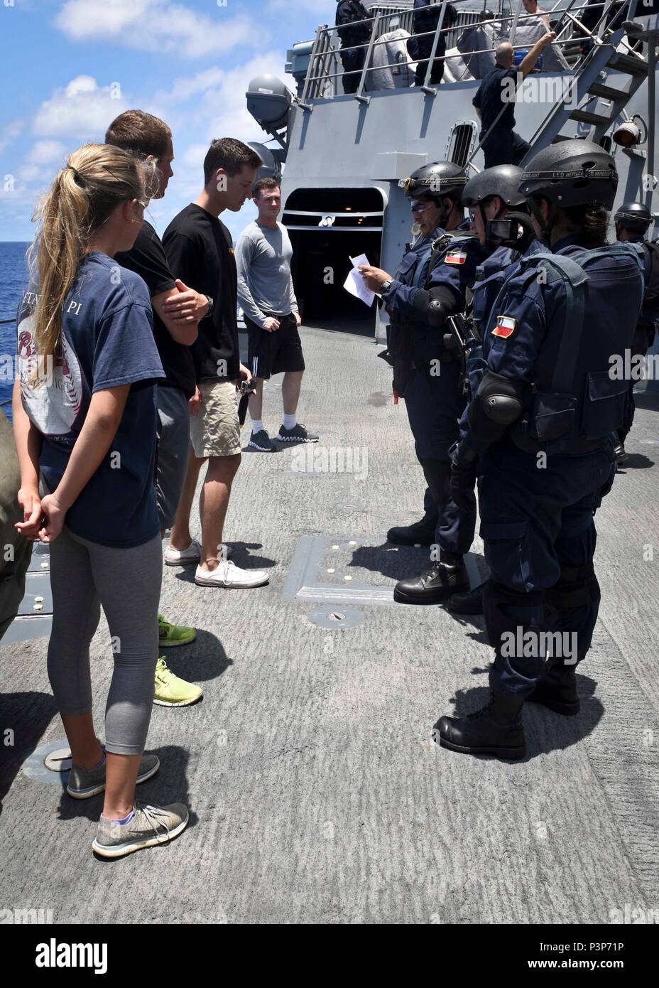 Uss cochrane hi-res stock photography and images - Alamy