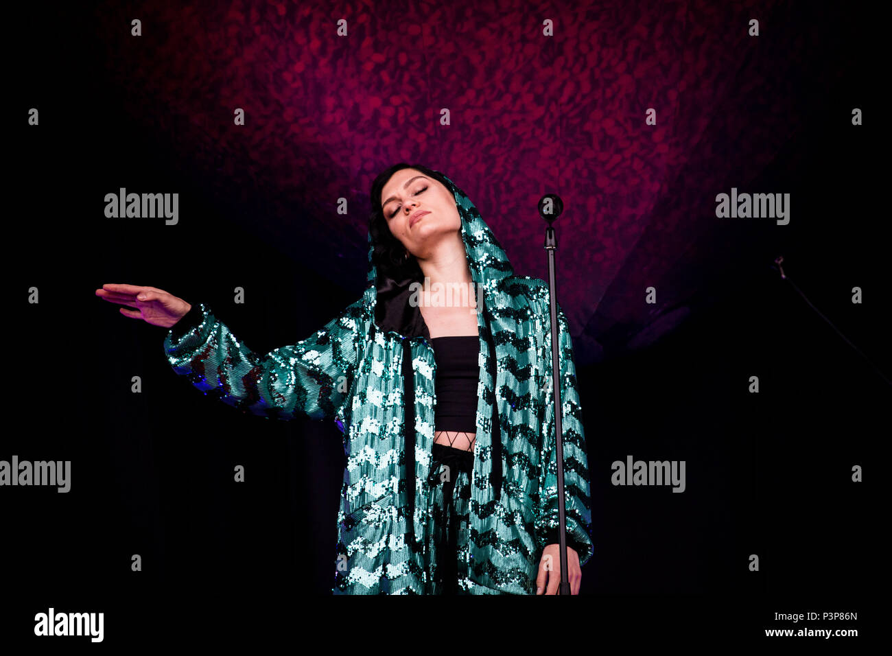 Jessie j hi-res stock photography and images - Alamy