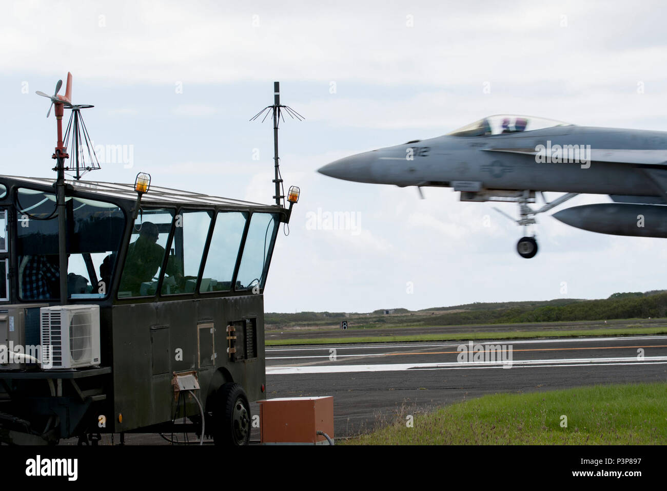Field carrier landing practice hi-res stock photography and images - Alamy