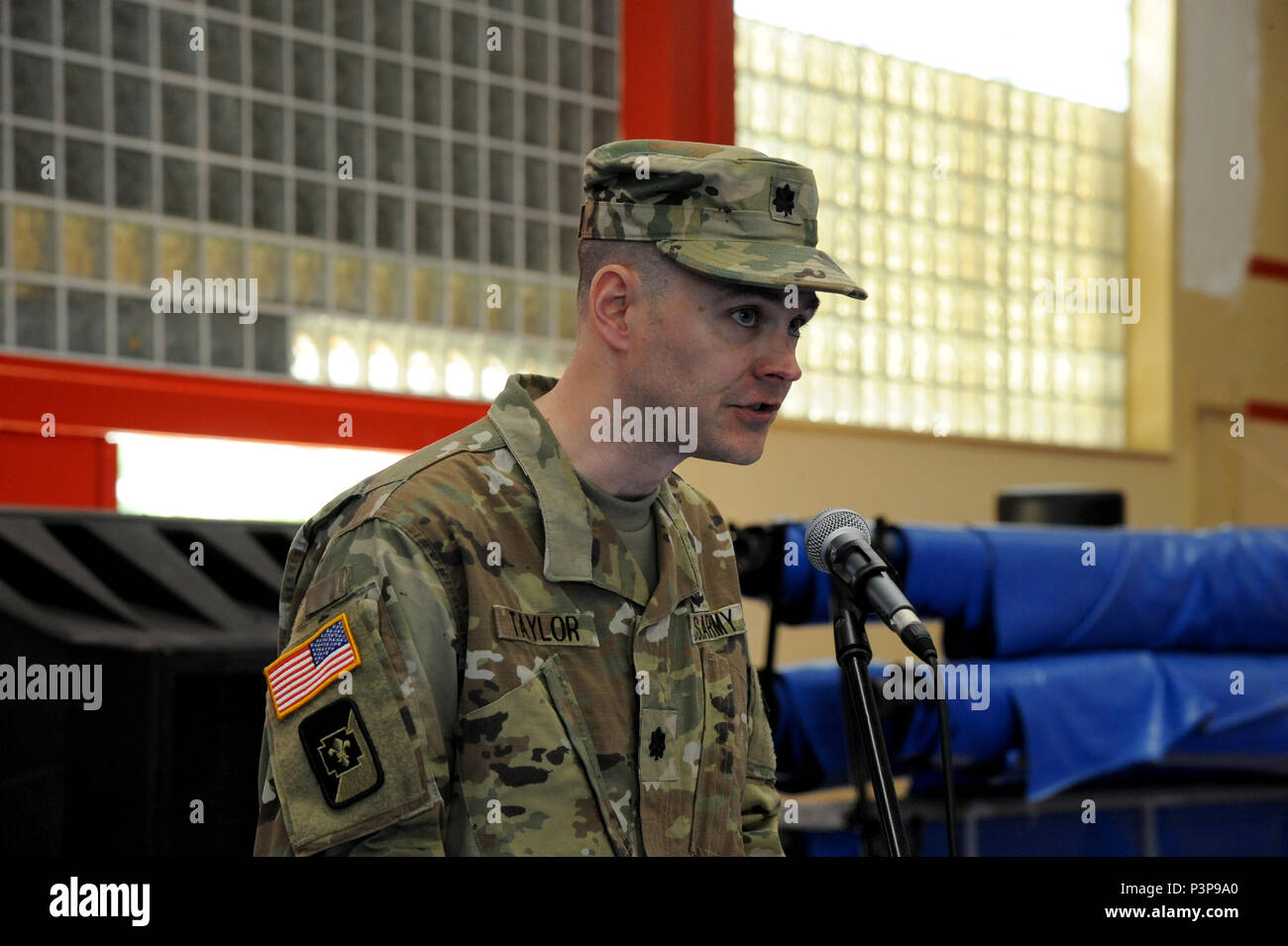 30 med det hi-res stock photography and images - Alamy