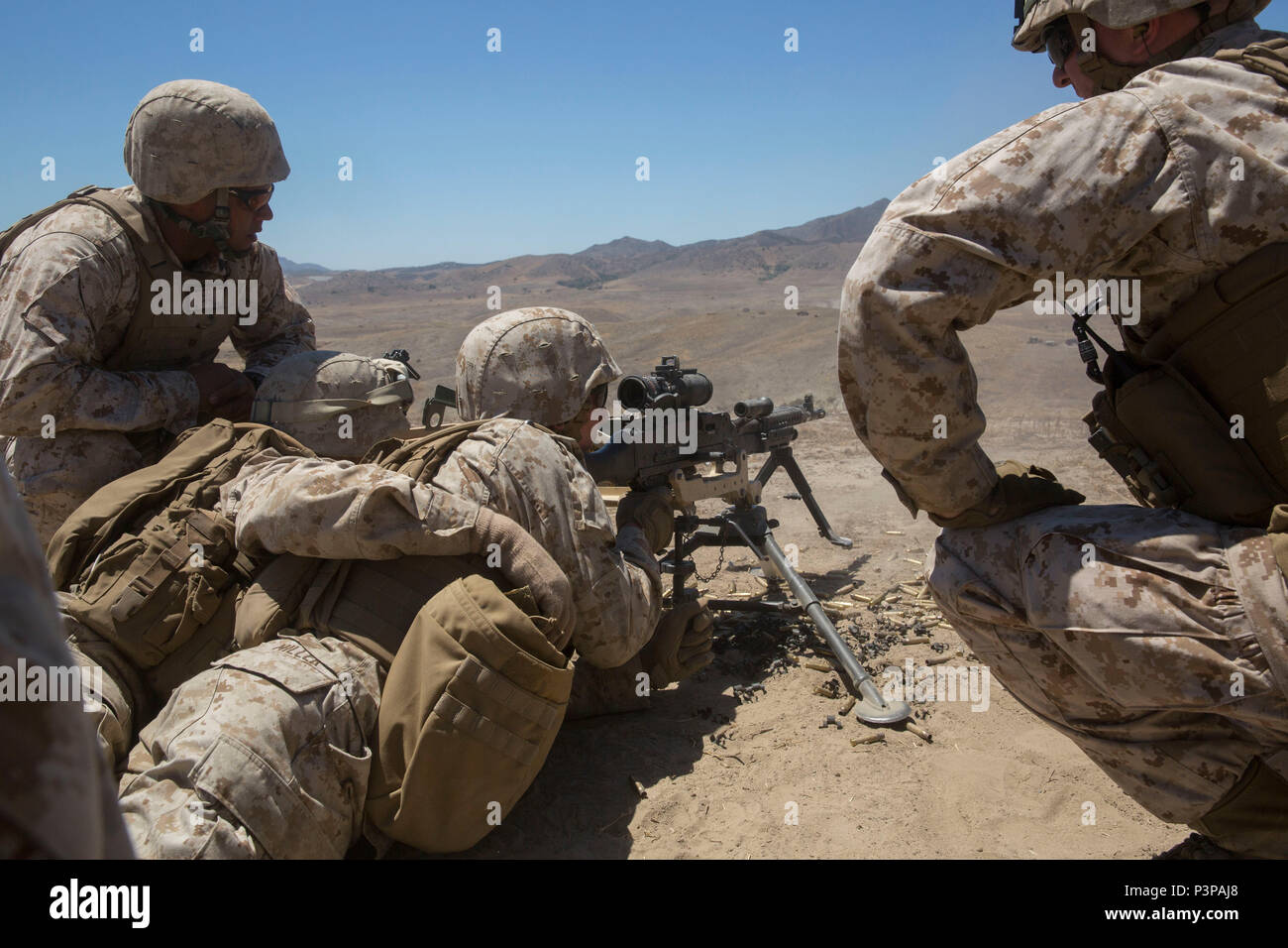 Medium build live photo hi-res stock photography and images - Alamy