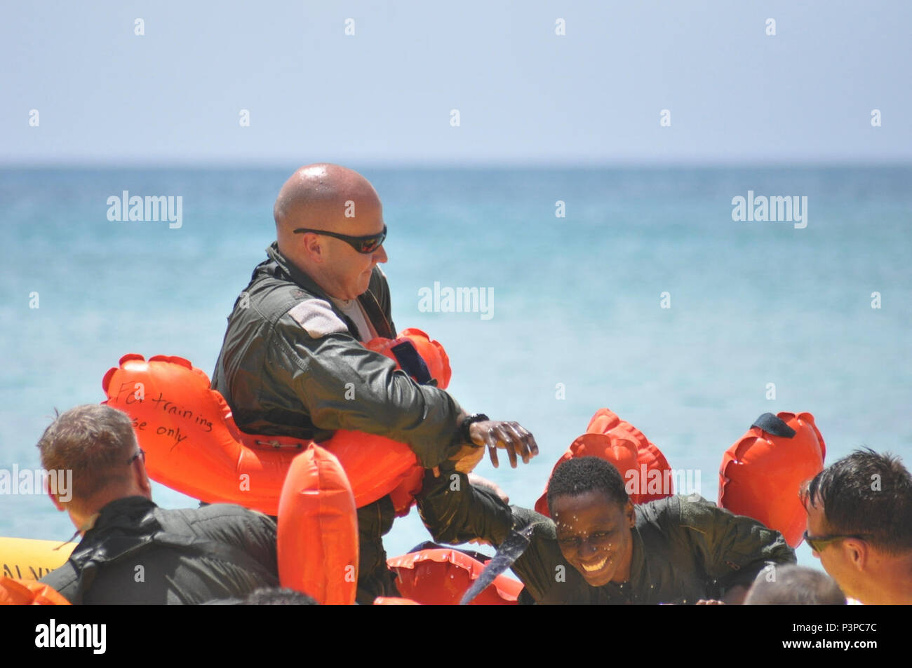 46 man life raft hi-res stock photography and images - Alamy
