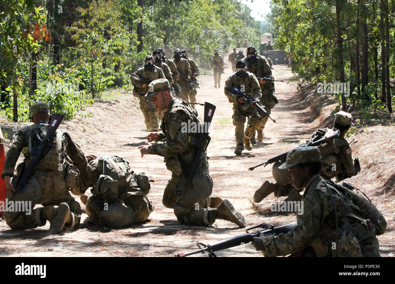 Basic Combat Training (BCT) Soldiers acting as their Command Post's (CP ...