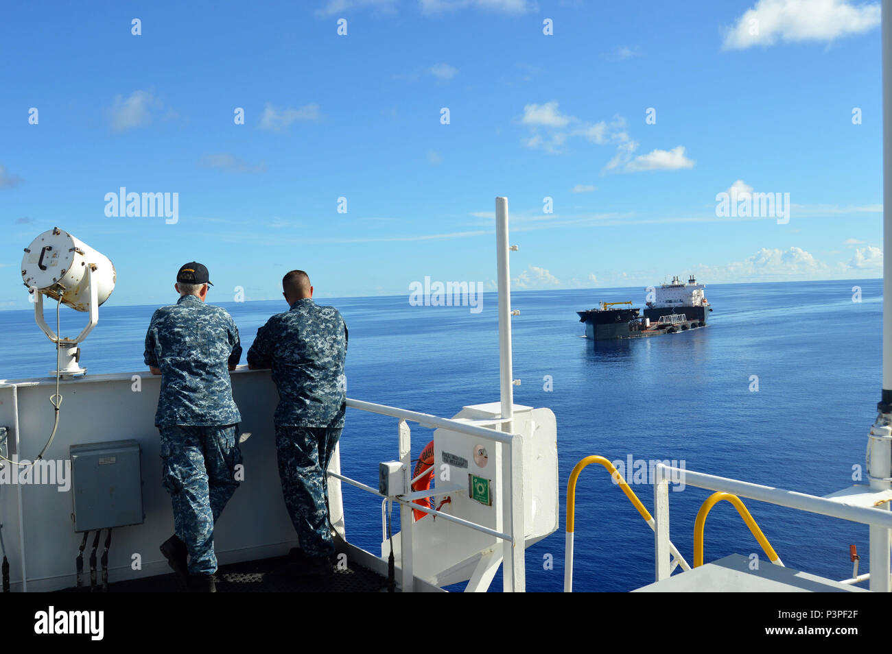 160725-N-IX266-004 PACIFIC OCEAN—Navy Capt. Stephan Fuller (left ...