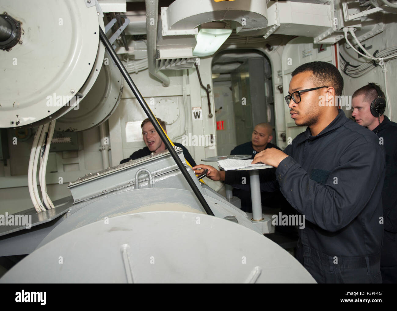 160725-N-OF476-081 INDIAN OCEAN (July 25, 2016) Cryptologic Technician ...