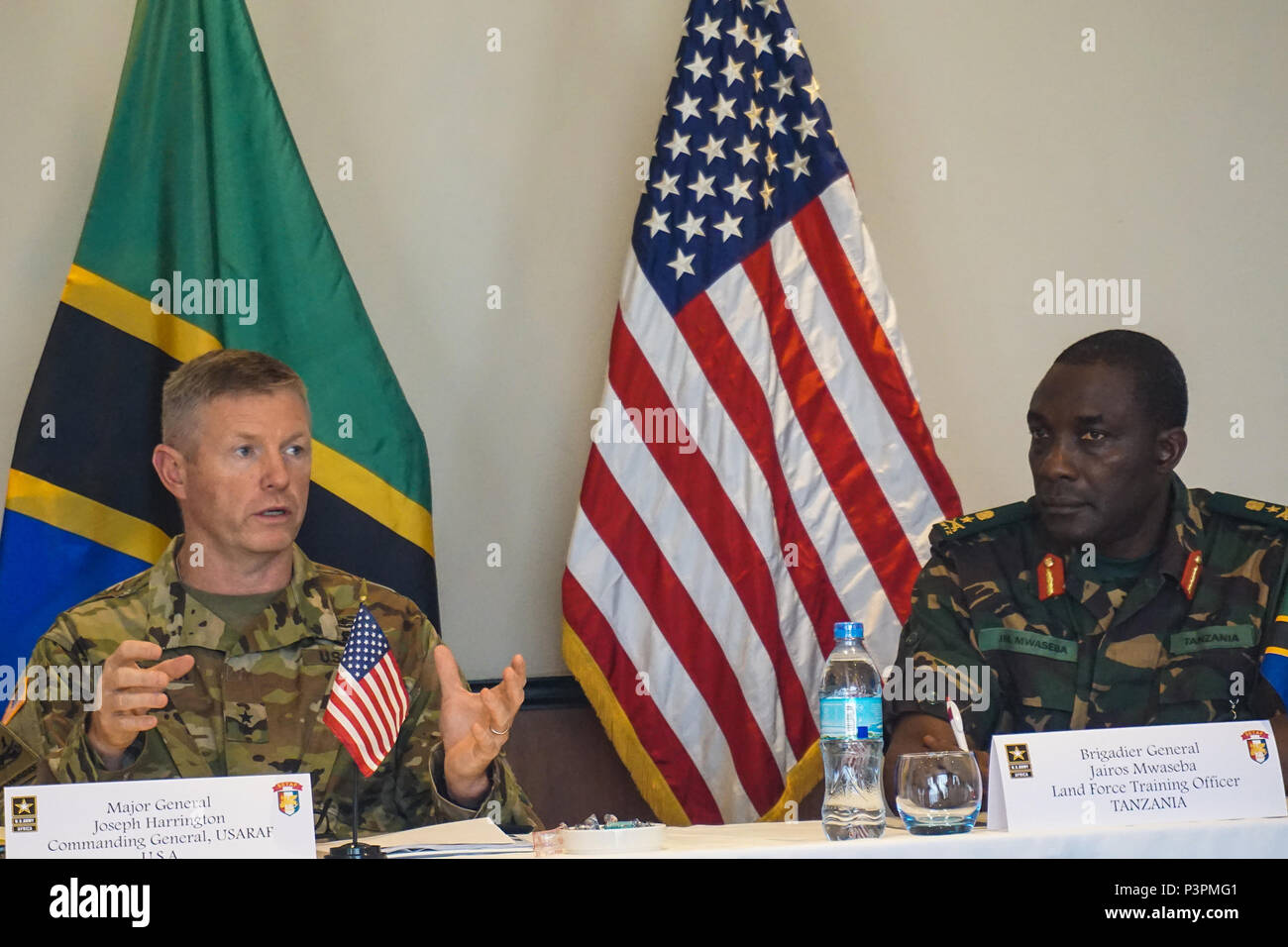 Maj gen joseph harrington hi-res stock photography and images - Alamy