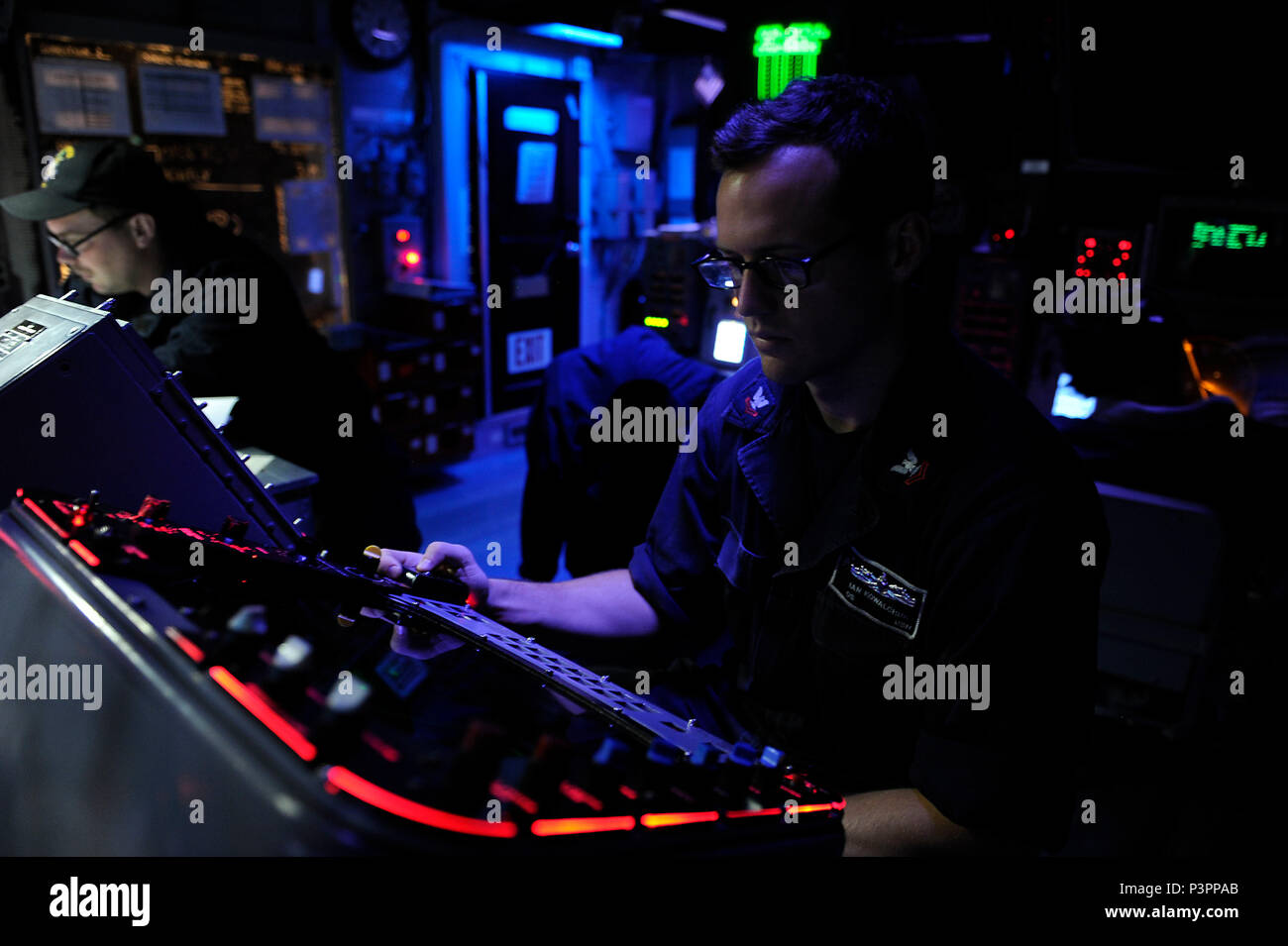 Radar control console hi-res stock photography and images - Alamy