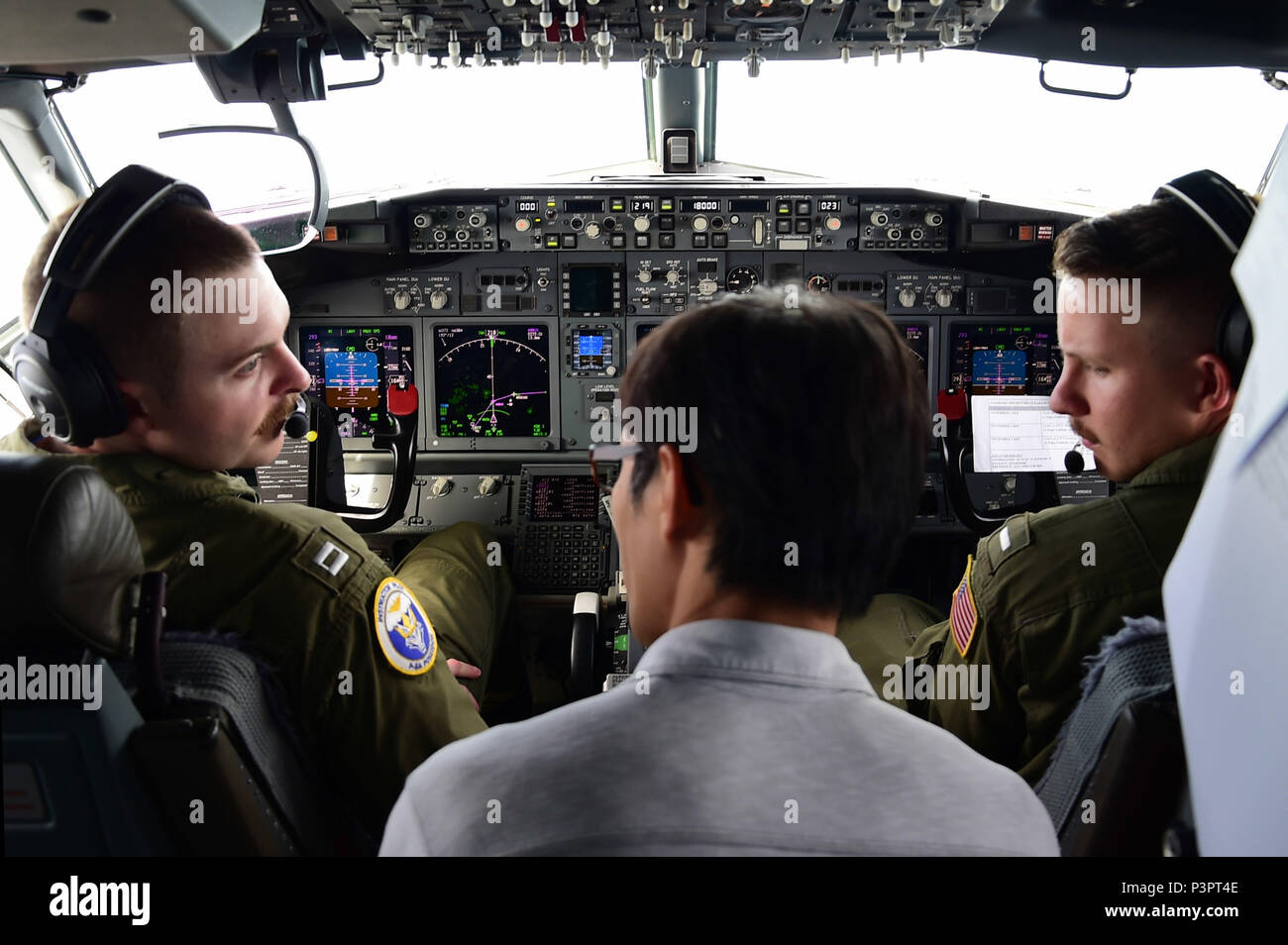 160727-N-QV906-011 SINGAPORE (July 27, 2016) Lt. Sam Rose (Left) and LT ...