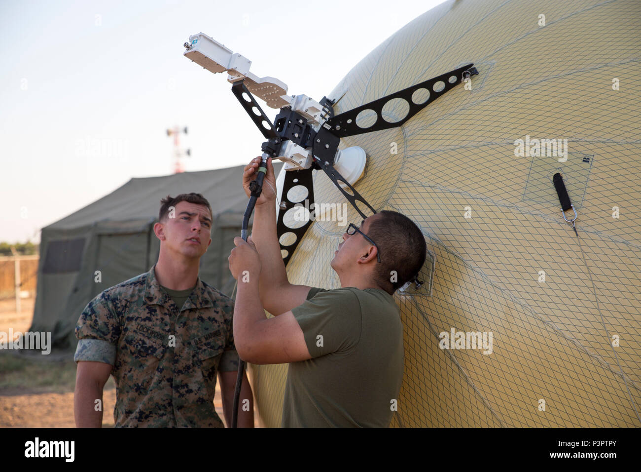 Ground to air transmit receive hi-res stock photography and images - Alamy