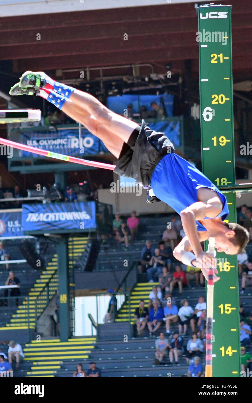 U.S. Air Force 1st Lt. Cale Simmons competes in the men's pole vault ...