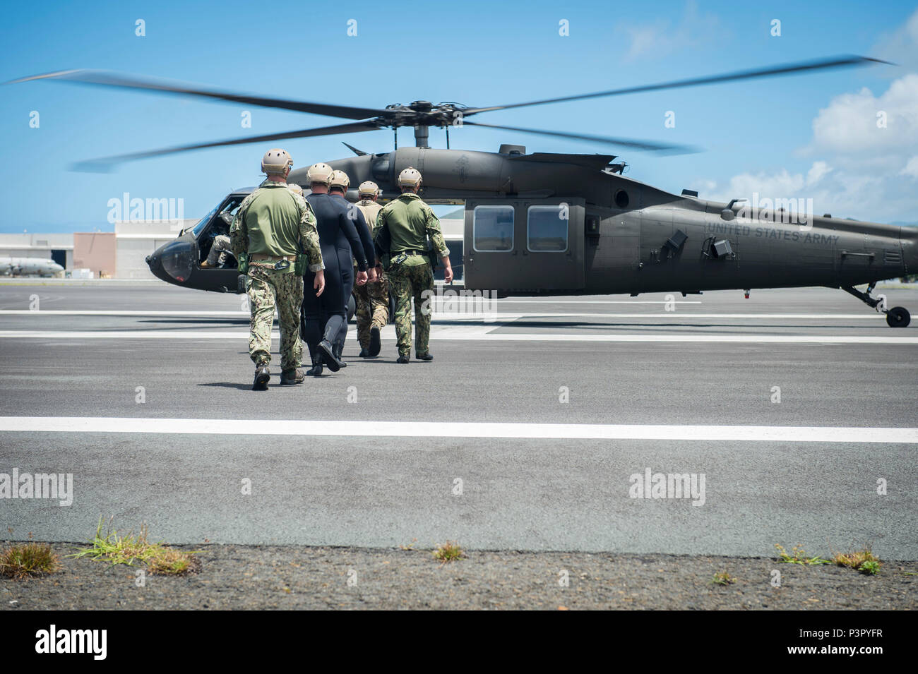 Canadian fleet diving unit pacific hi-res stock photography and images ...