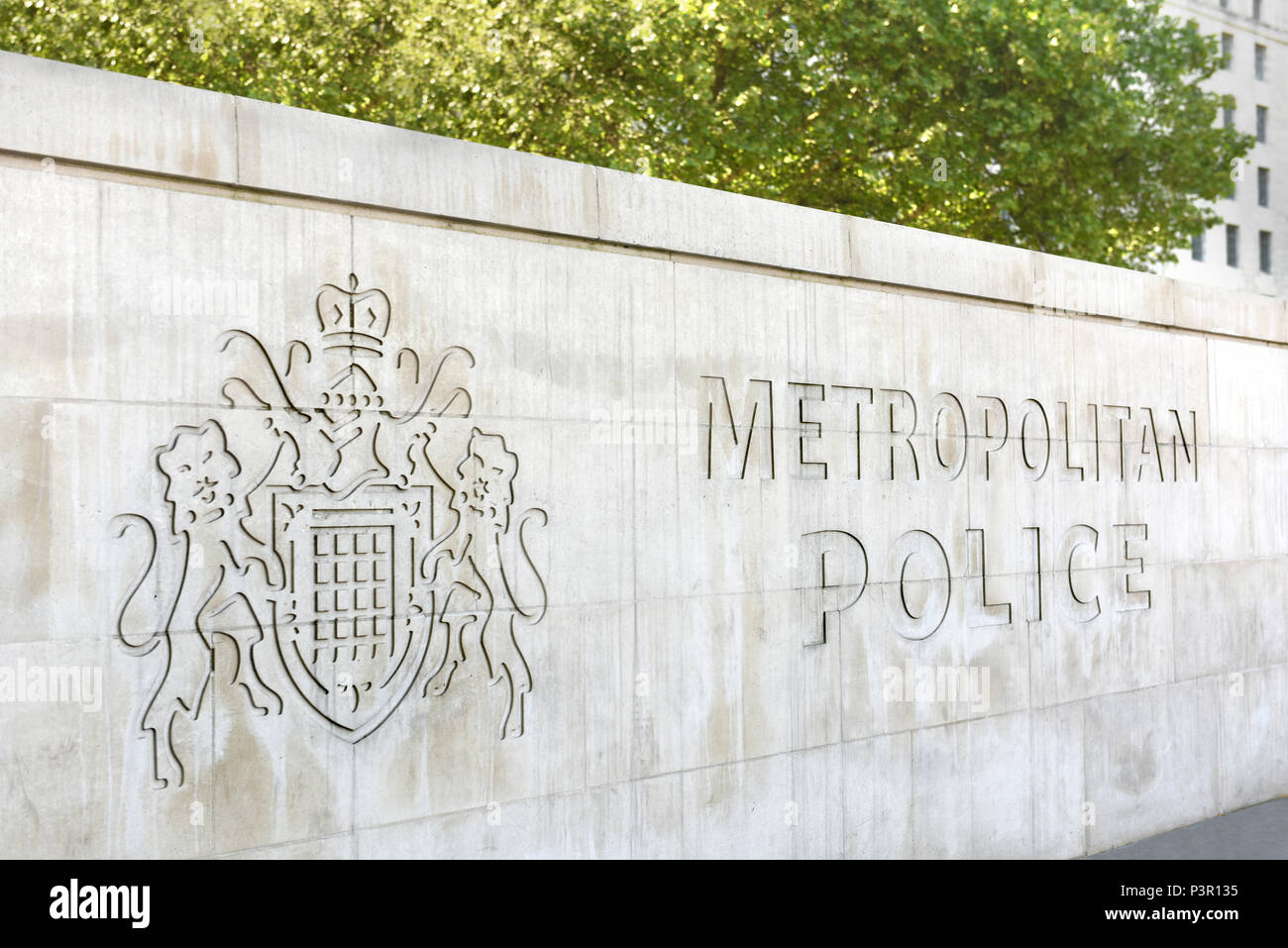 Metropolitan police london logo hi-res stock photography and images - Alamy