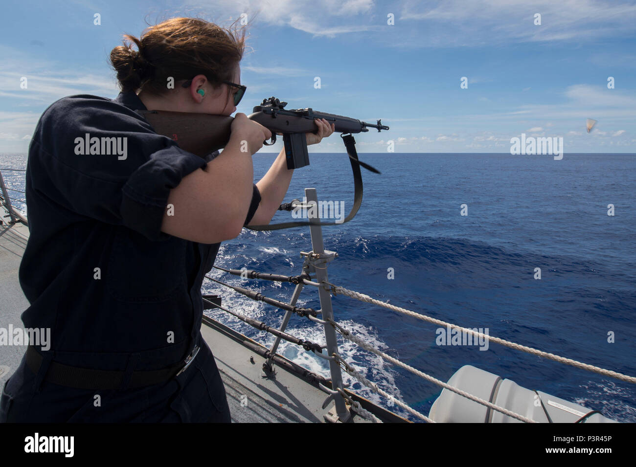 160725-N-WM647-765 PHILIPPINE SEA (July 25, 2016) Gunner's Mate 1st ...