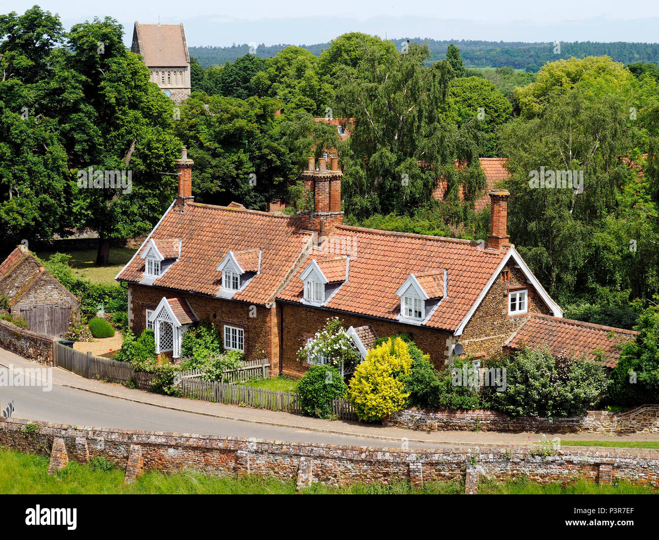 Carstone cottages hi-res stock photography and images - Alamy