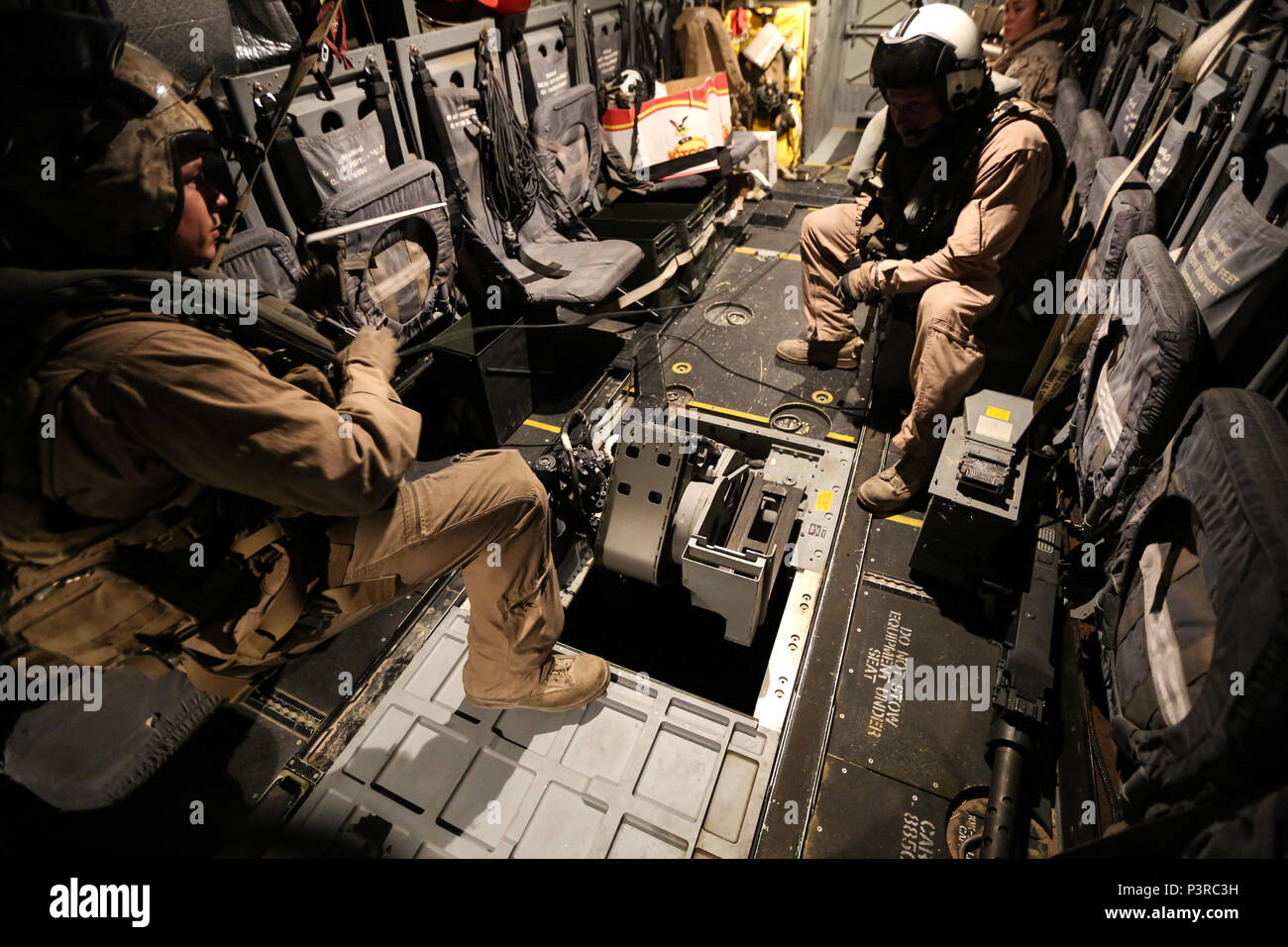 SPMAGTF-CR-CC Marines and instructors troubleshoot the MV-22 Osprey’s ...