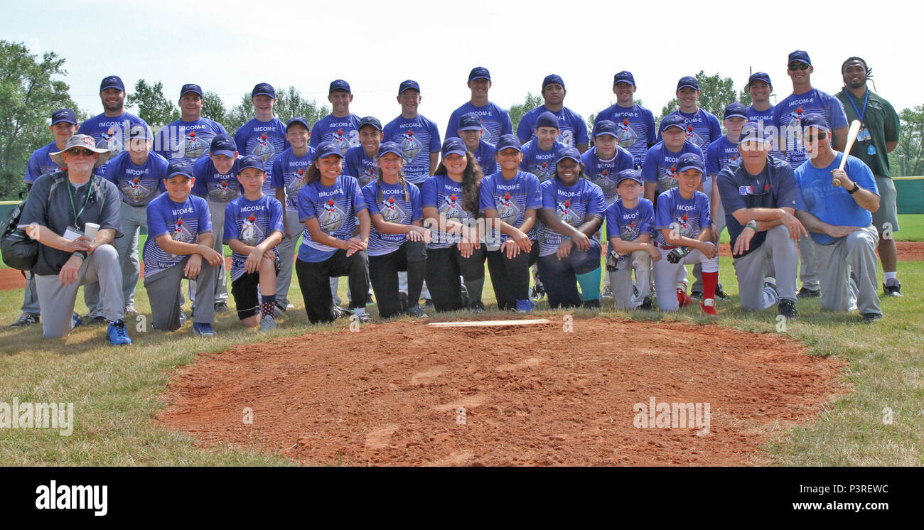 Diamond's Elite baseball camp attendees and coaches at U.S. Army ...