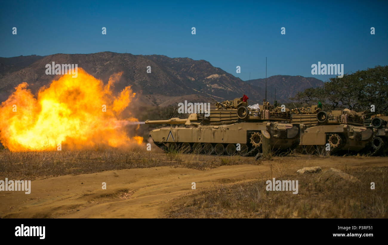 Marines with Company A, 4th Tank Battalion, 4th Marine Division, Marine ...