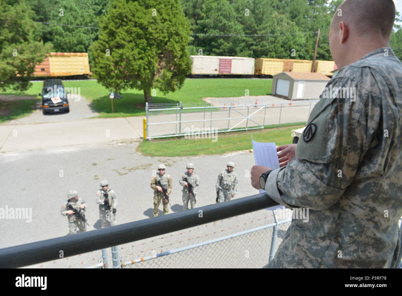 U.S. Army 690th Rapid Port Opening Element Soldiers receive range ...