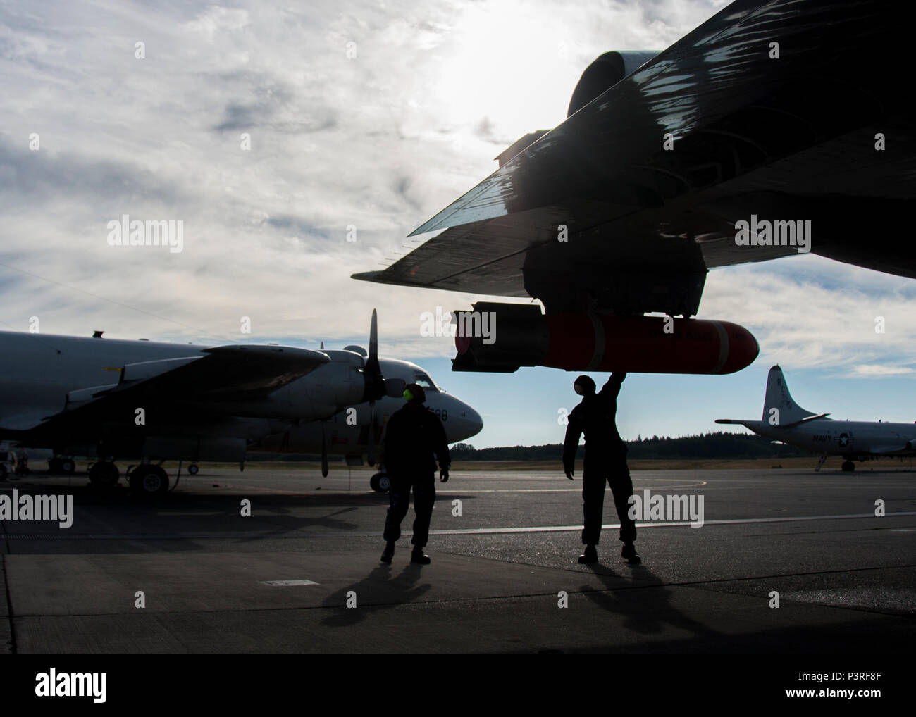 OAK HARBOR, Wash. (July 25, 2016) Chief Warrant Officer Edrick Smith ...