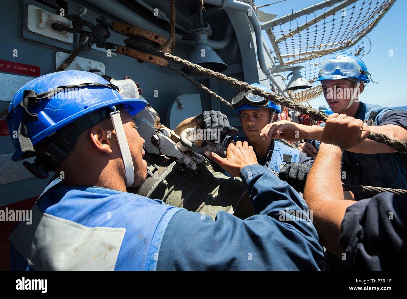 160726-N-EH218-042 PACIFIC OCEAN (July 26, 2016) – Sailors aboard the ...