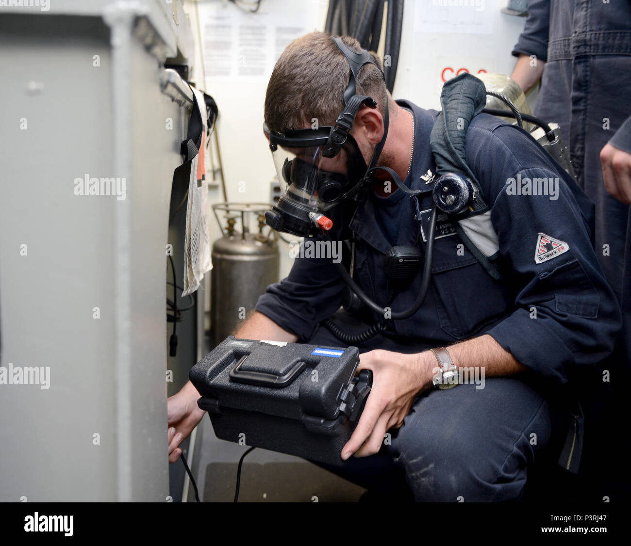 160726-N-YU572-002 SOUTH CHINA SEA (July 26, 2016) Machinist’s Mate 3rd ...