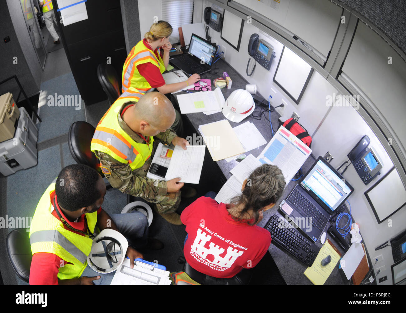 Atlanta fema distribution center hi-res stock photography and images ...