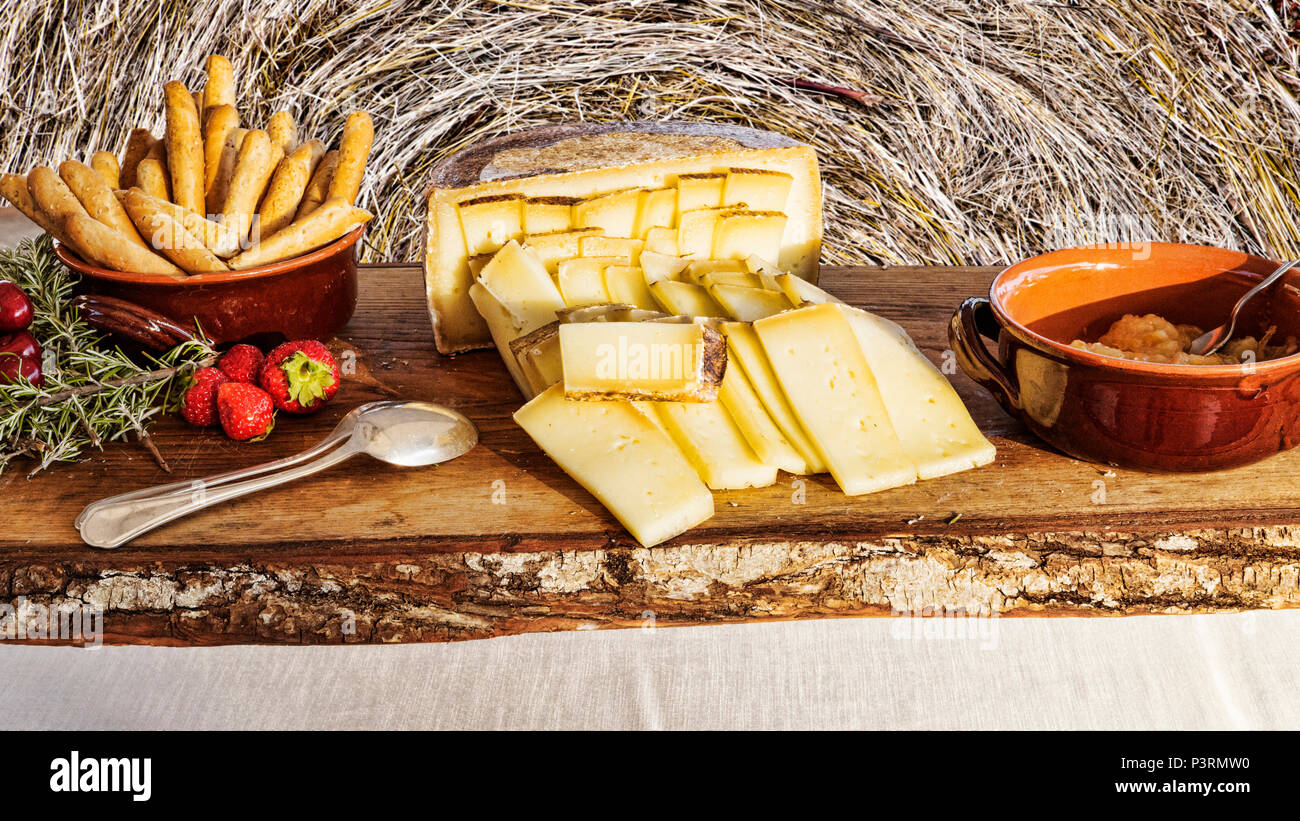 Grocery store cheese and fruit hi-res stock photography and images - Alamy