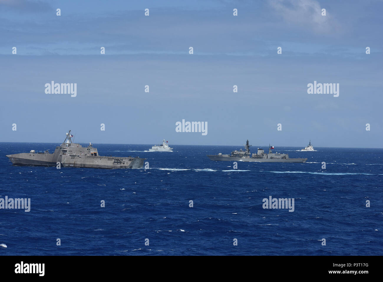 Uss cochrane hi-res stock photography and images - Alamy