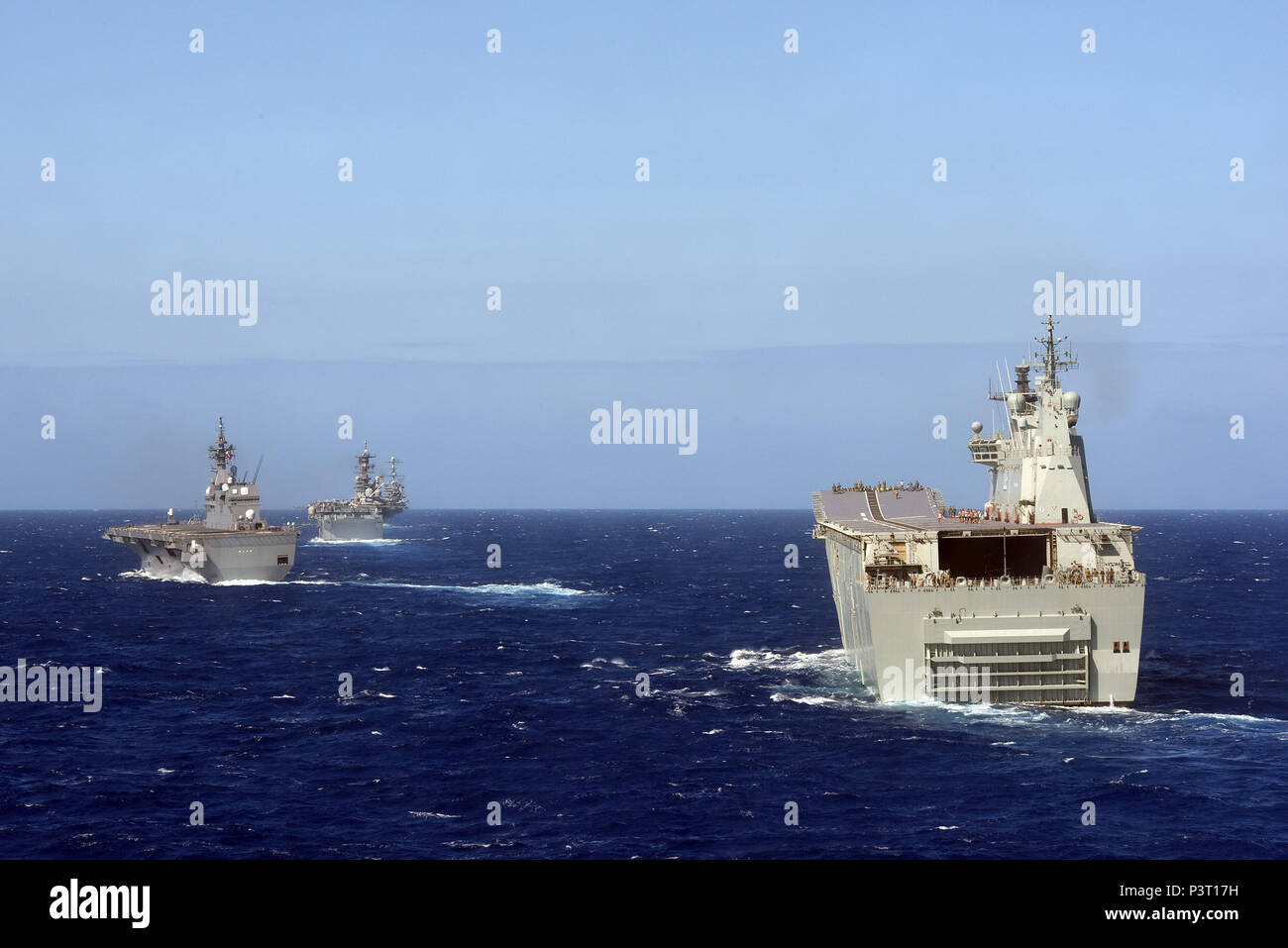 160728-N-RC734-440 PACIFIC OCEAN (July 28, 2016) - Royal Australian ...