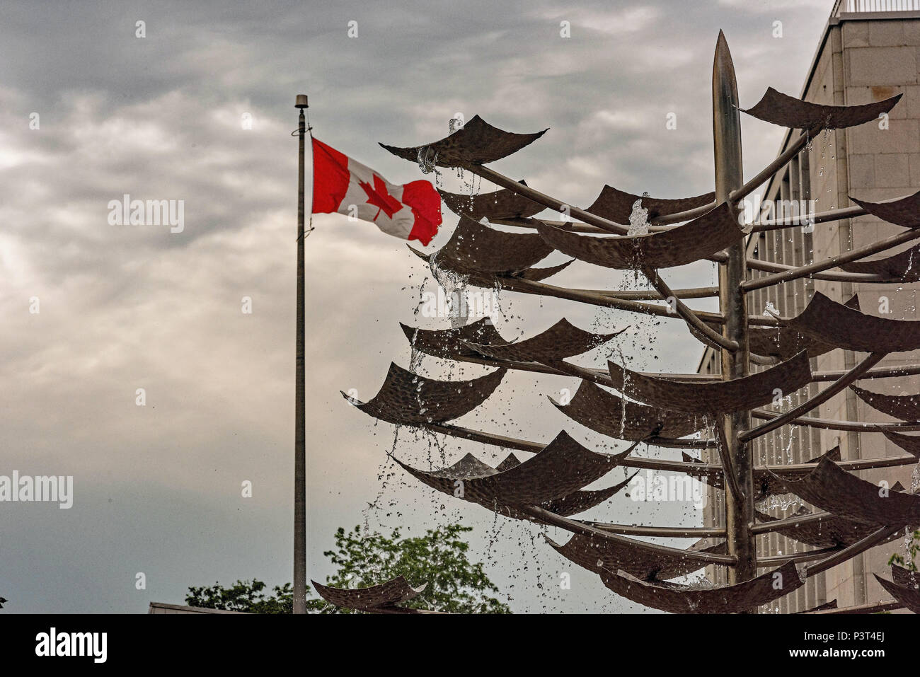 Images of the Tree-shaped Fountain in the Garden of the Provinces and ...