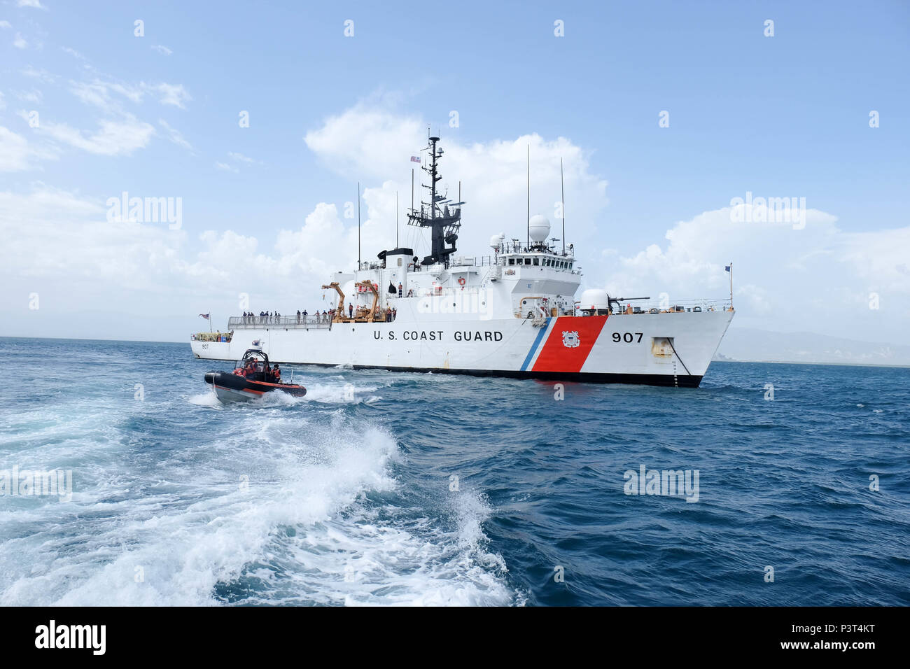 The Coast Guard Cutter Escanaba, a 270-foot medium endurance cutter ...