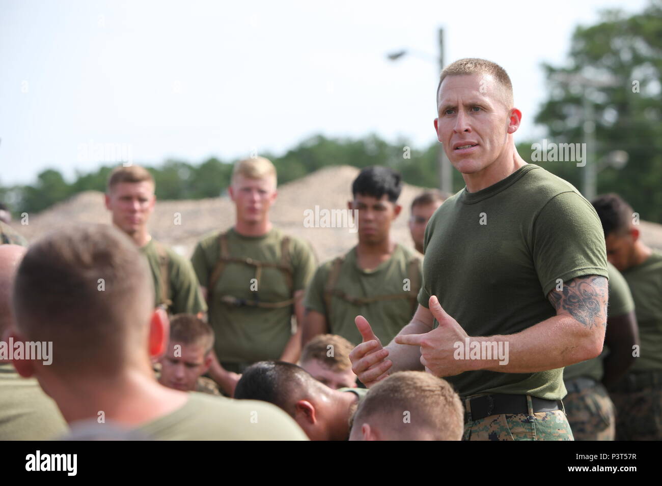 First Sgt. David Caero motivates Bravo Company Marines during Marine ...
