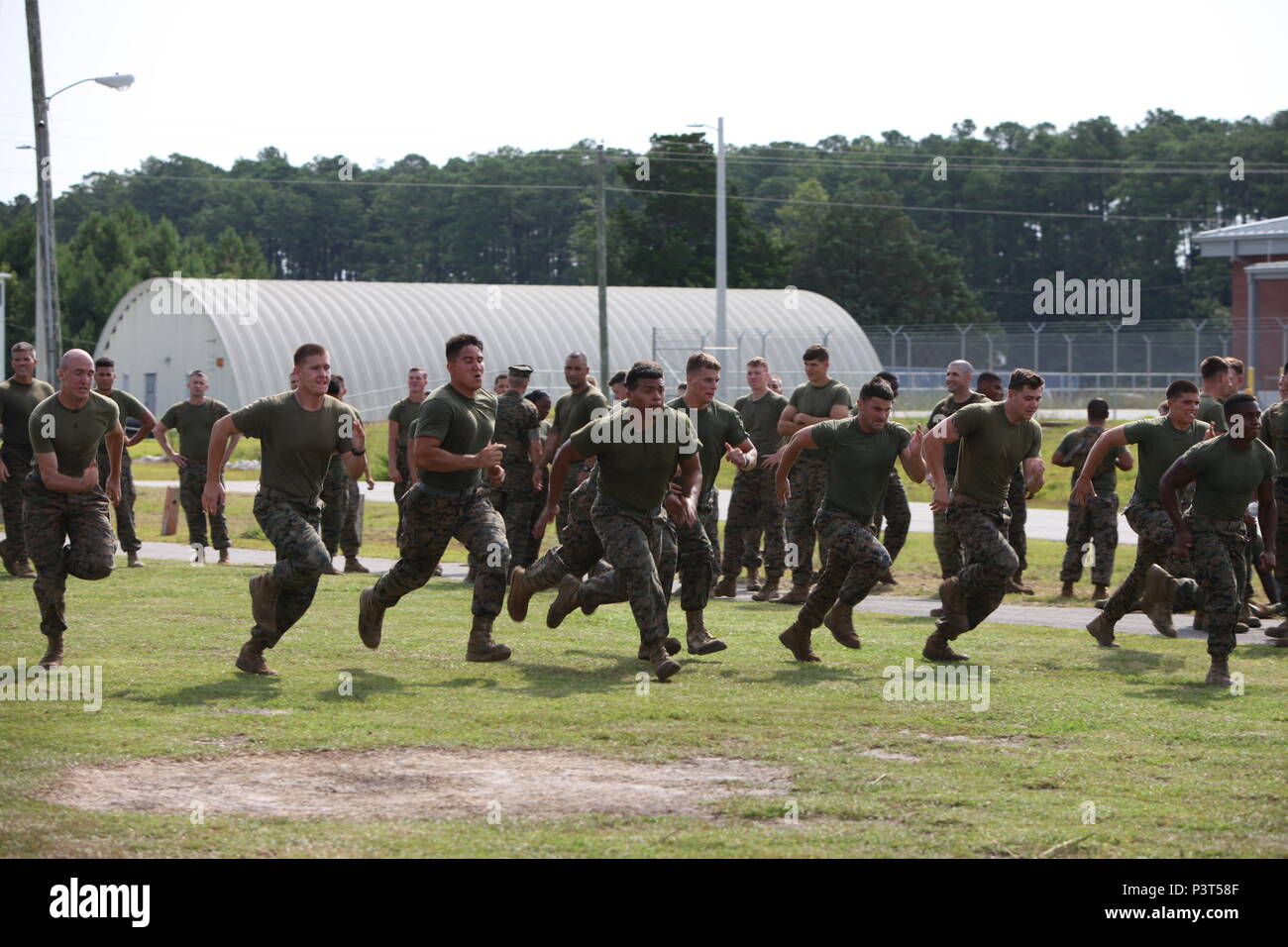 Marine wing communications squadron 28 hi-res stock photography and ...