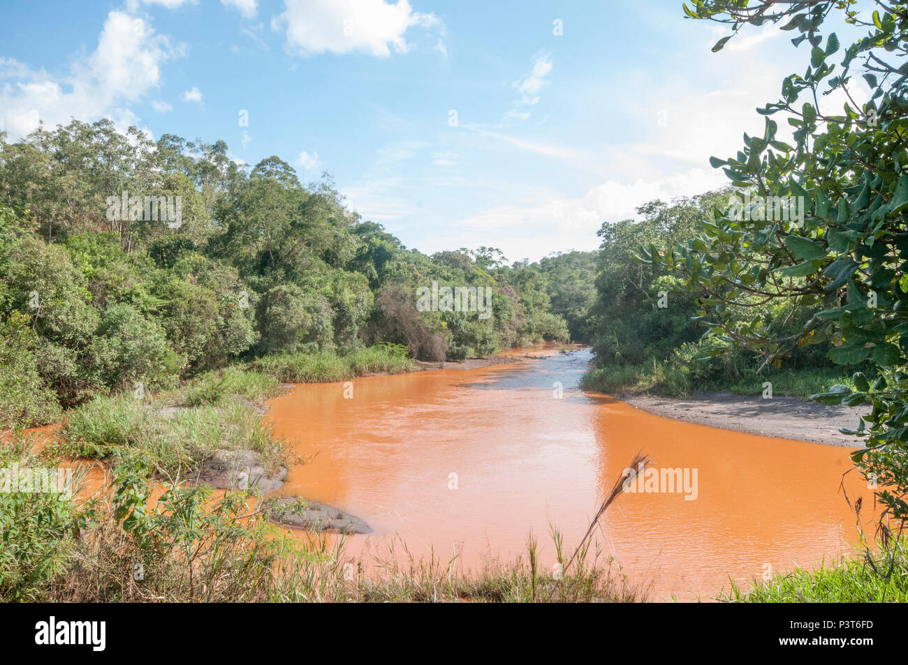Rio de água doce hi-res stock photography and images - Alamy