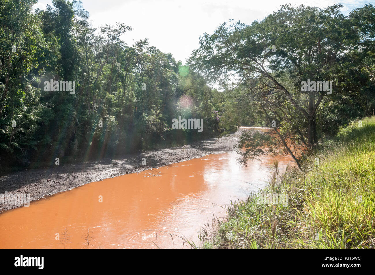 Rio da agua doce hi-res stock photography and images - Alamy