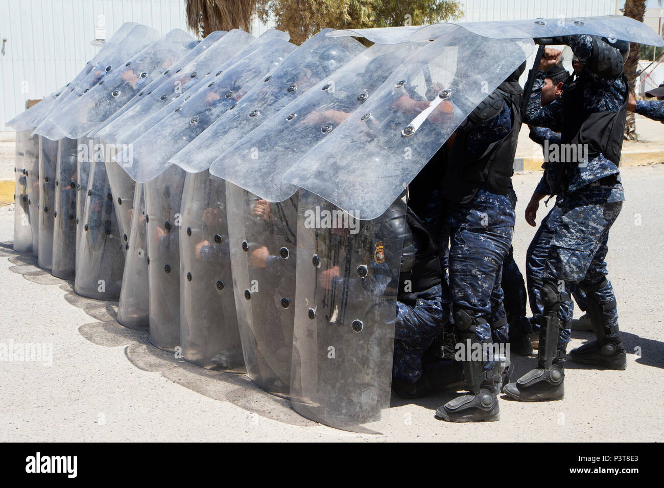 Phalanx formation hi-res stock photography and images - Alamy