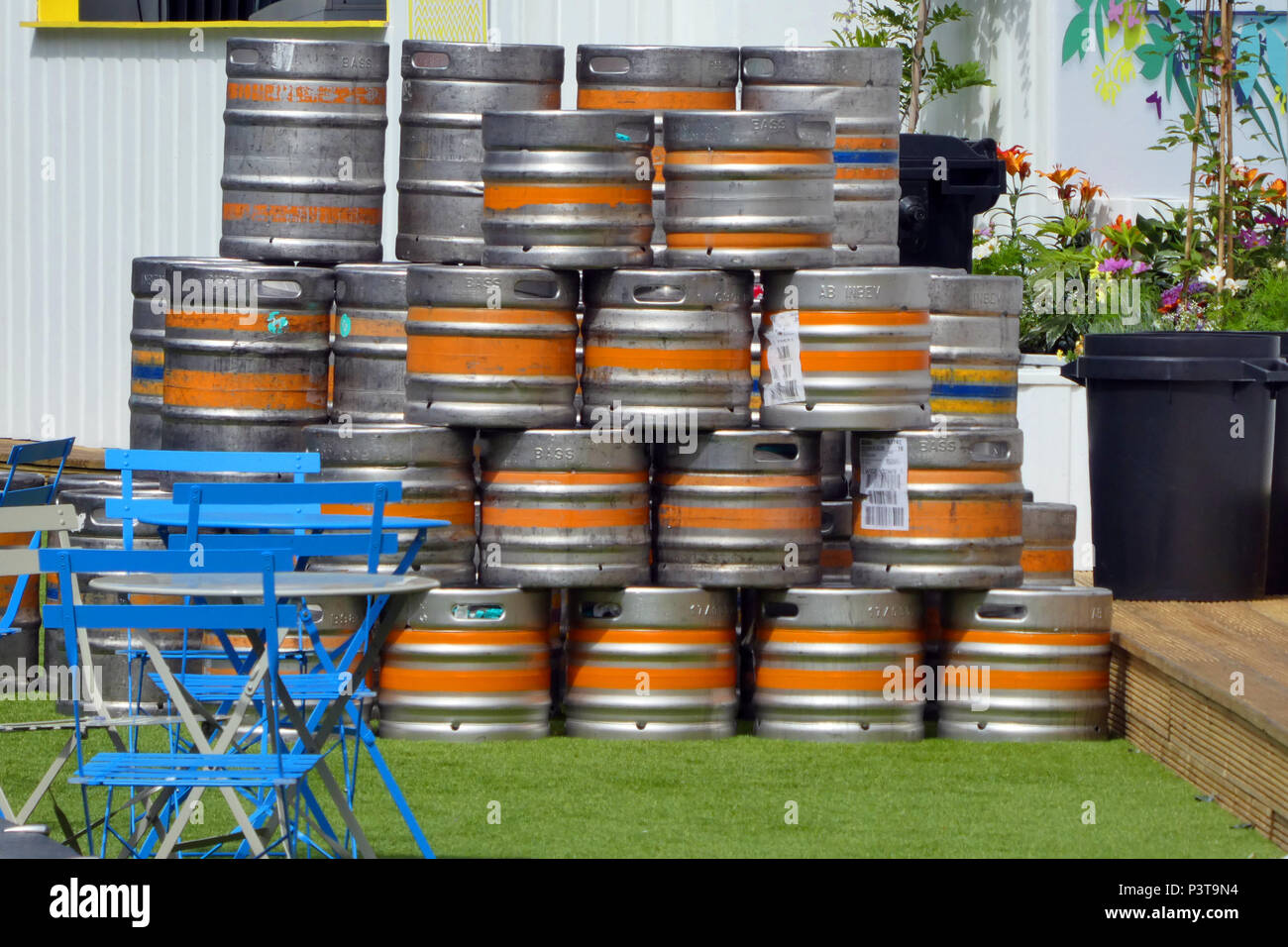Beer barrels tidy hi-res stock photography and images - Alamy