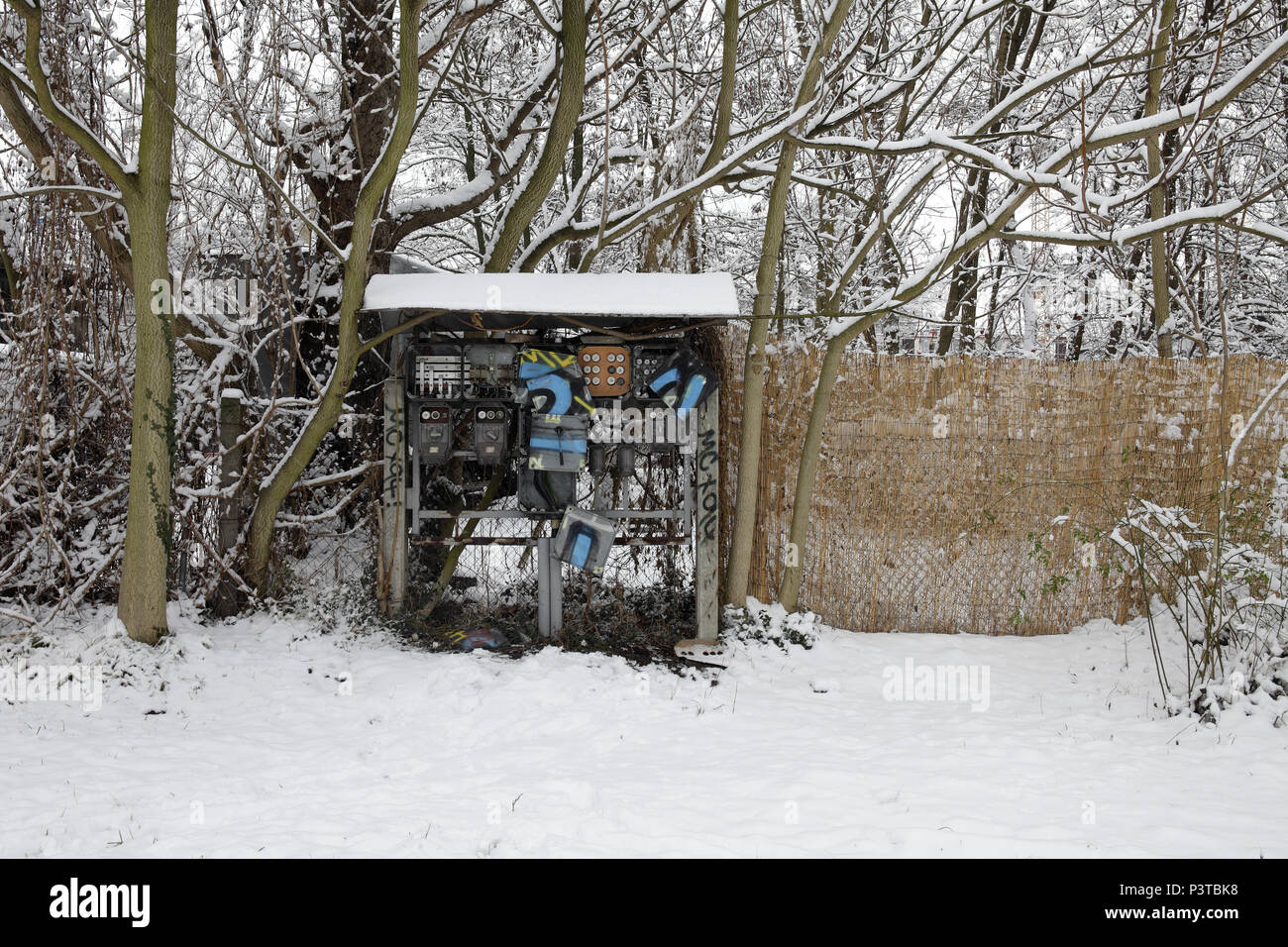 Electrical installation hi-res stock photography and images - Alamy