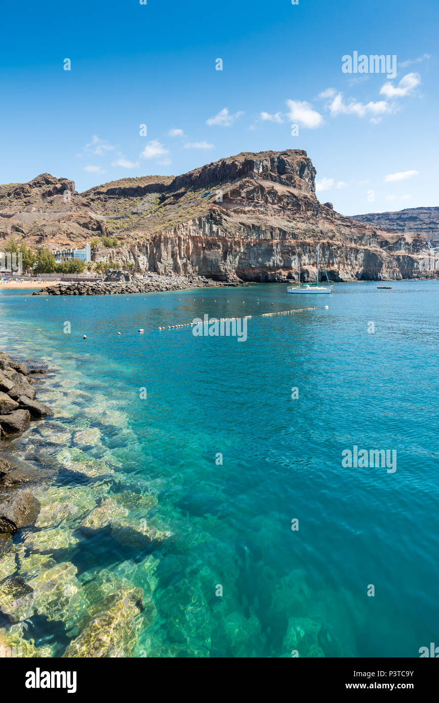 Beach at Puerto Mogan - Playa Mogan Stock Photo - Alamy