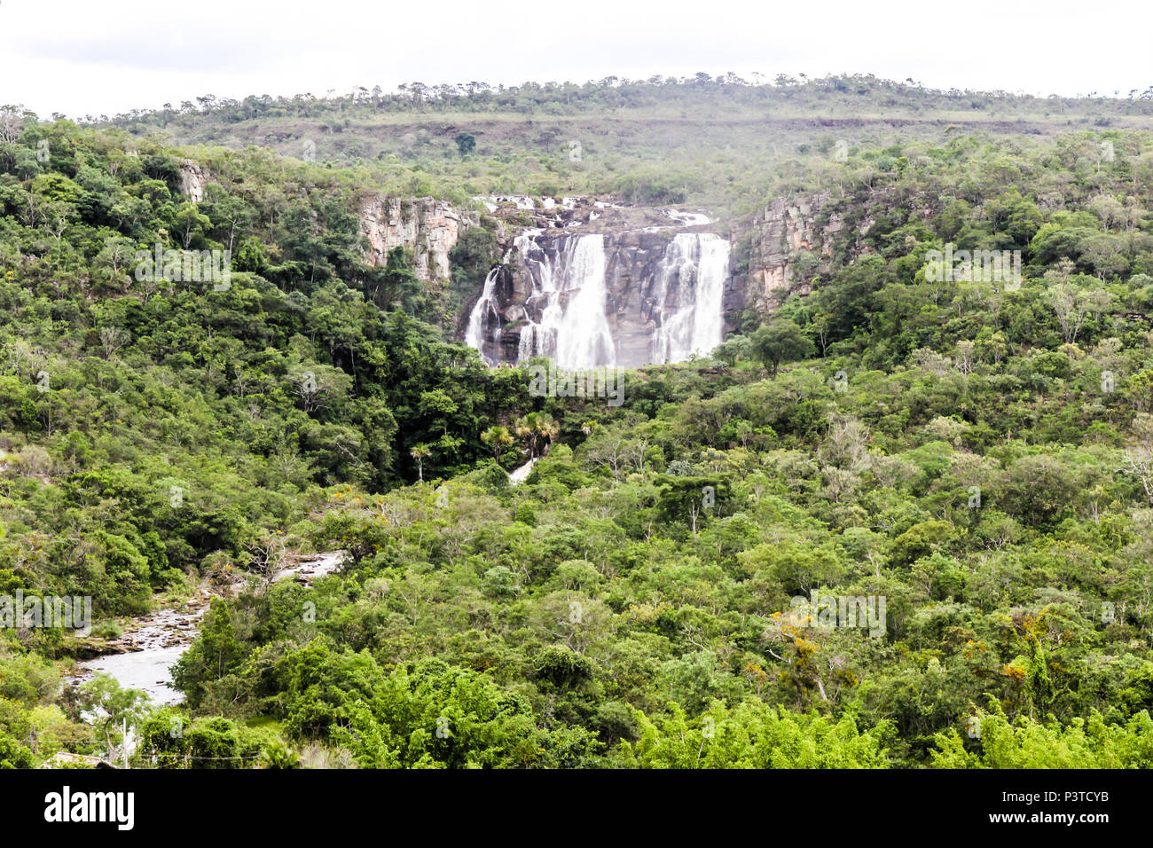 CORUMBÁ, GO - 02.01.2016: CACHOEIRA SALTO CORUMBÁ - Vista da Cachoeira ...