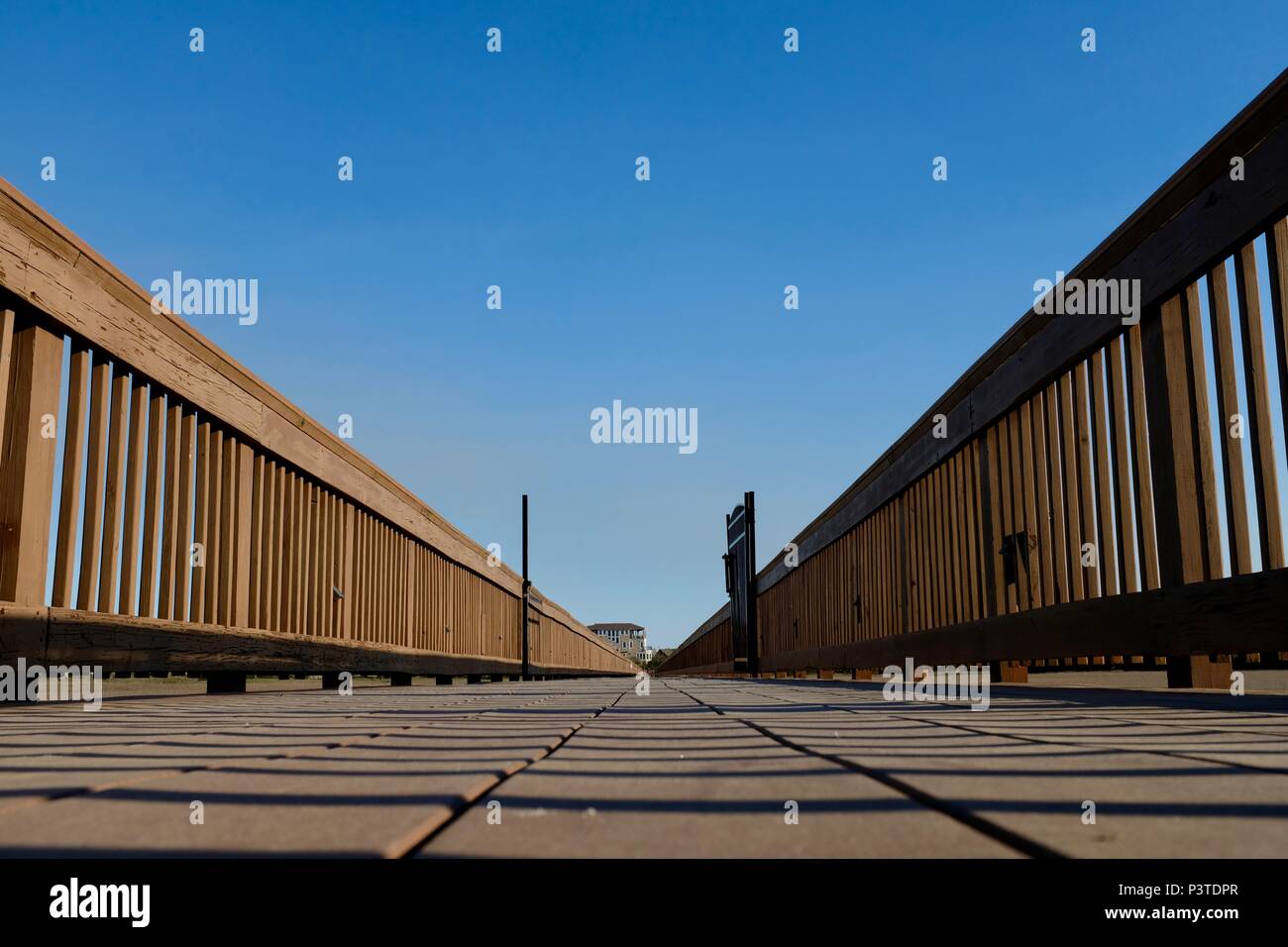 Vanishing point perspective hi-res stock photography and images - Alamy