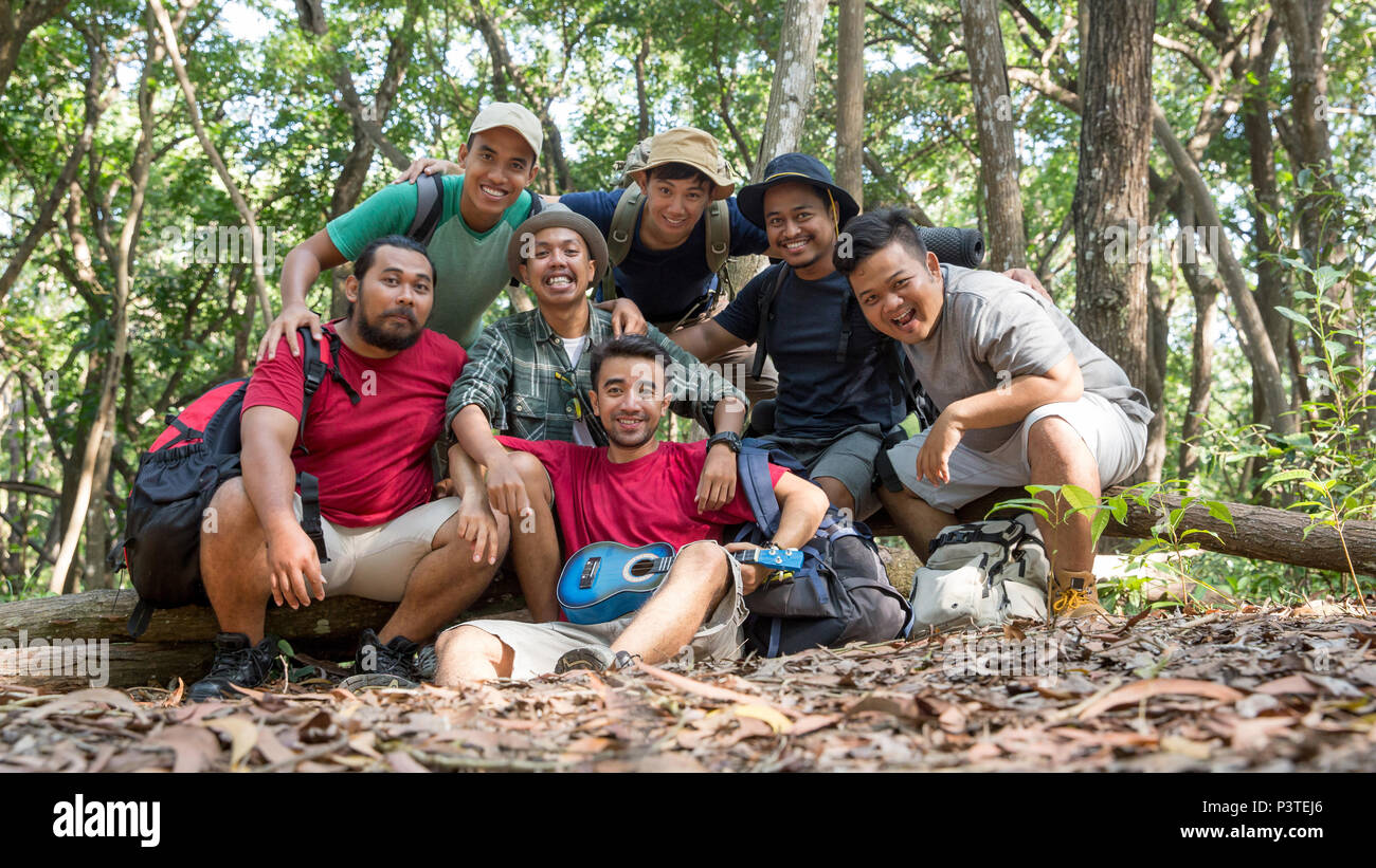Hiking group hi-res stock photography and images - Alamy