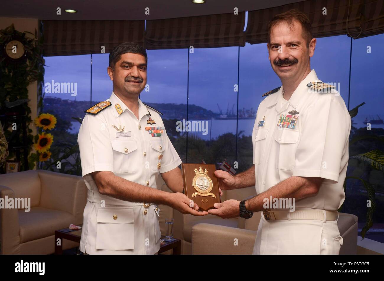 2016 the two captains hi-res stock photography and images - Alamy