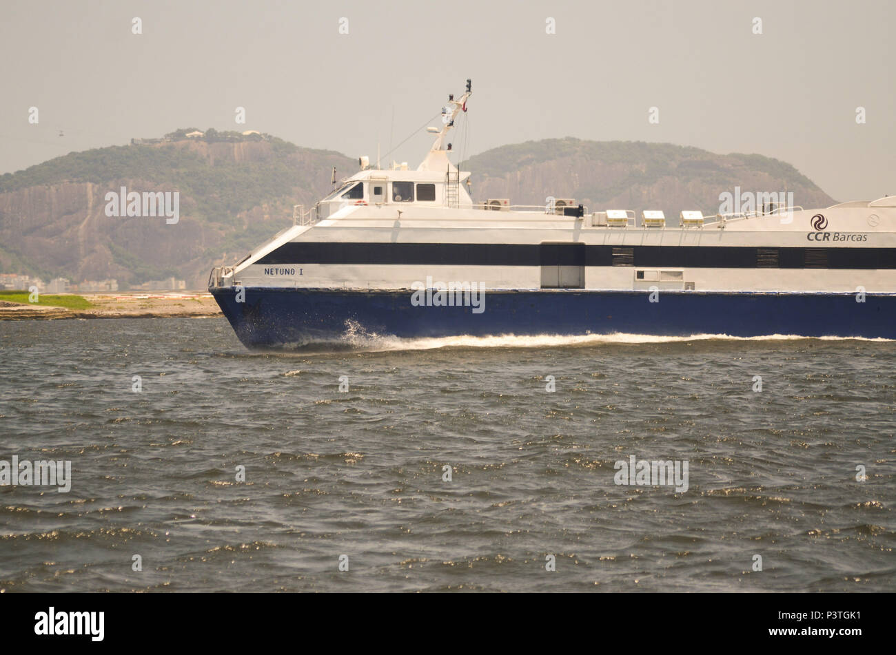Barcas rio niteroi hi-res stock photography and images - Alamy