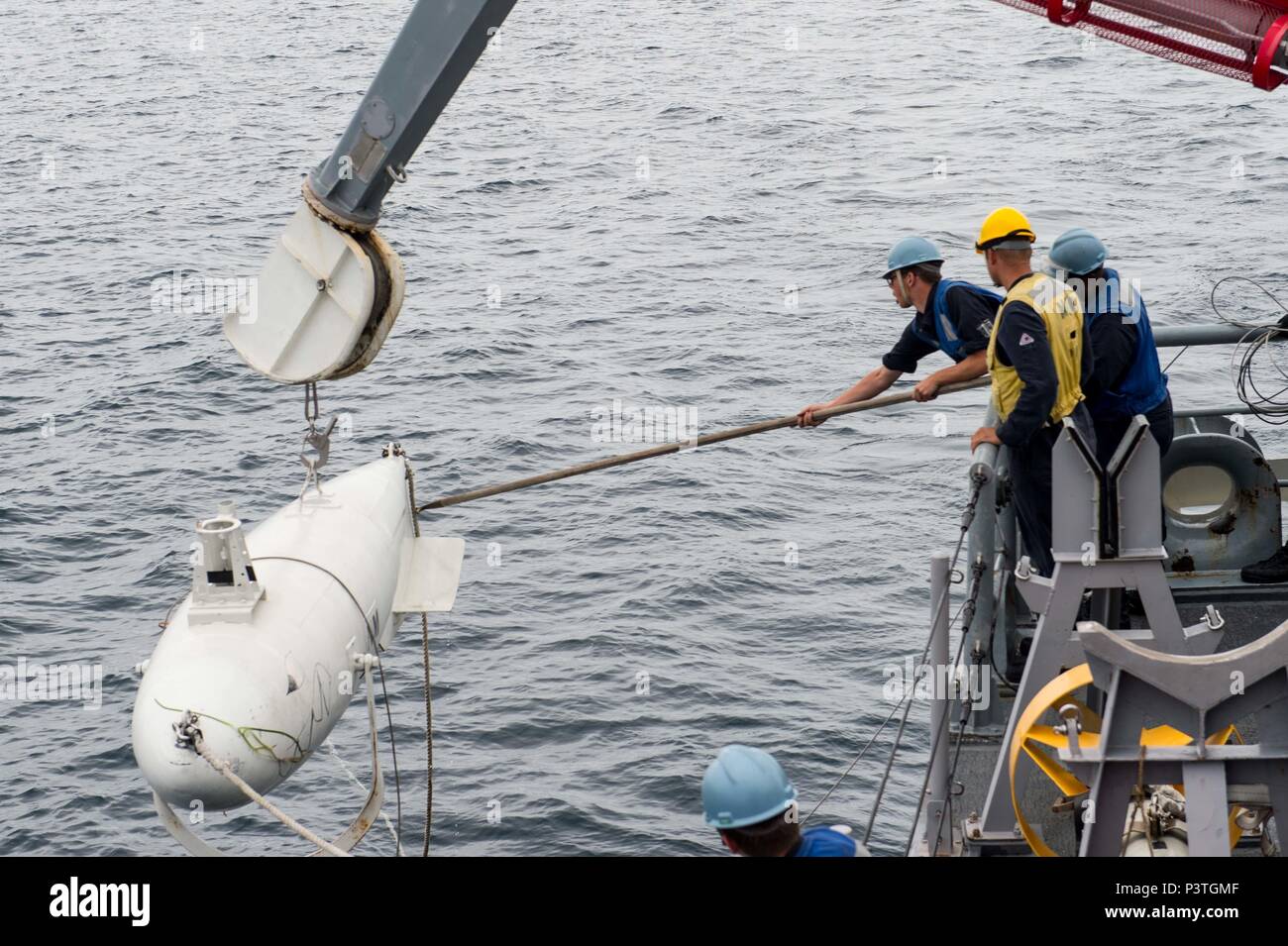 Minesweeper uss patriot mcm 7 hi-res stock photography and images - Alamy
